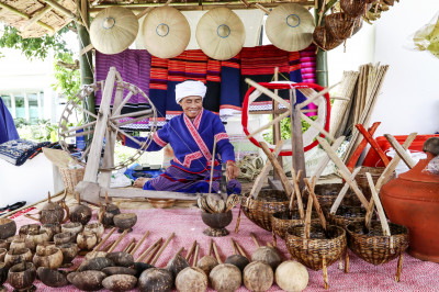 Traditional Thai Crafts in Chiangmai jigsaw puzzle in Handmade puzzles ...