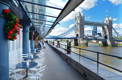 Restaurant Overlooking Tower Bridge jigsaw puzzle in Bridges puzzles on ...