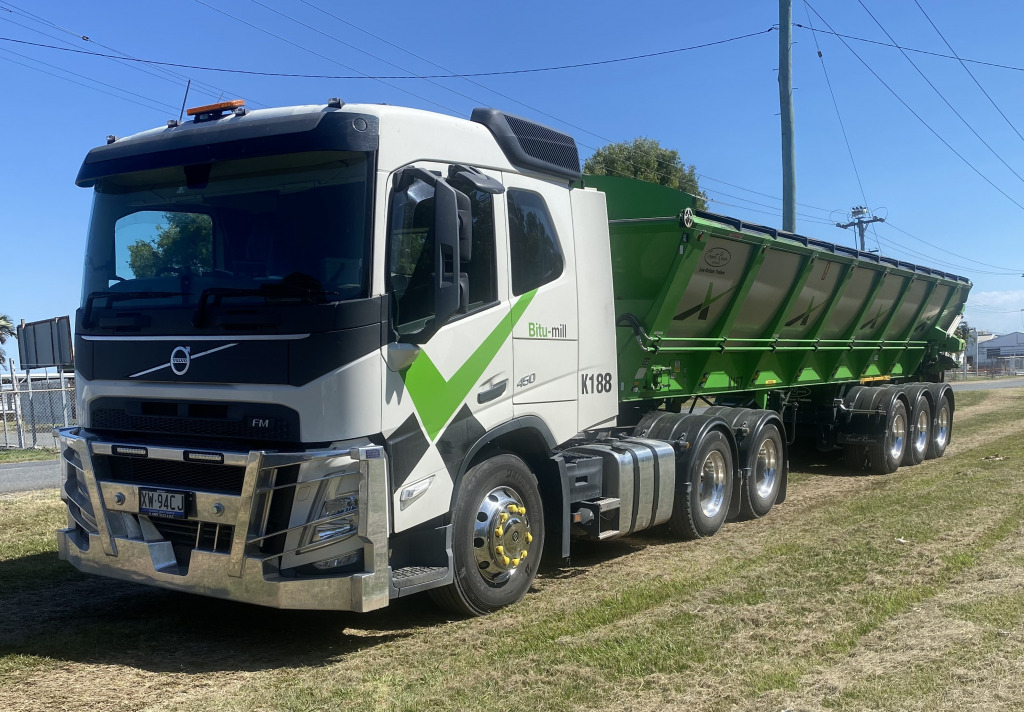 Keith's Tipper (1) jigsaw puzzle in Jeff Green puzzles on ...