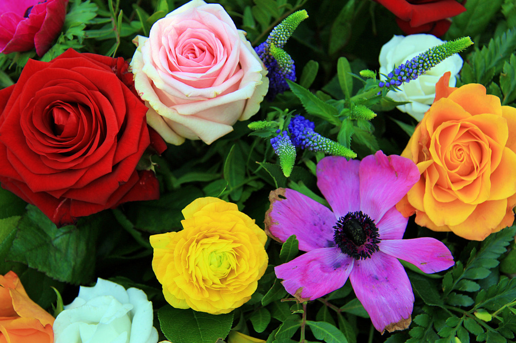 Beautiful Floral Arrangement jigsaw puzzle in Flowers puzzles on ...