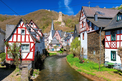 Old Town of Monreal, Rhineland-Palatinate, Germany jigsaw puzzle in ...